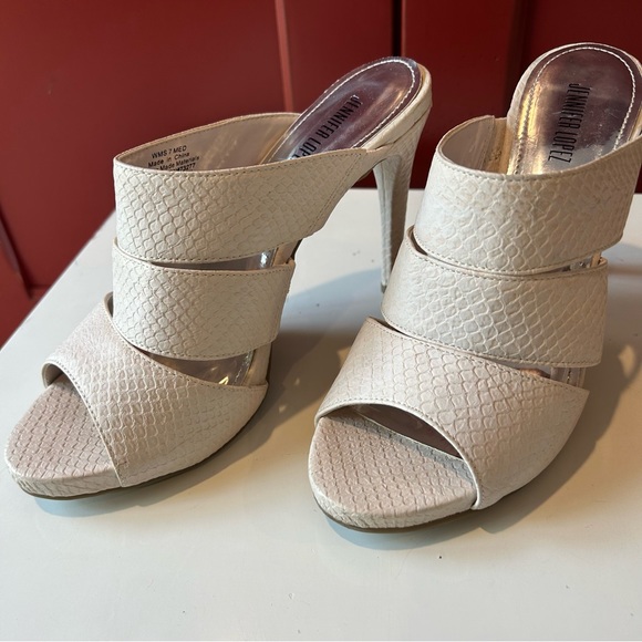 Jennifer Lopez | Shoes | Jennifer Lopez Heels Size 7 | Poshmark